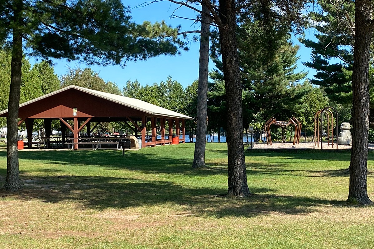 About the Area – hatfieldhideout